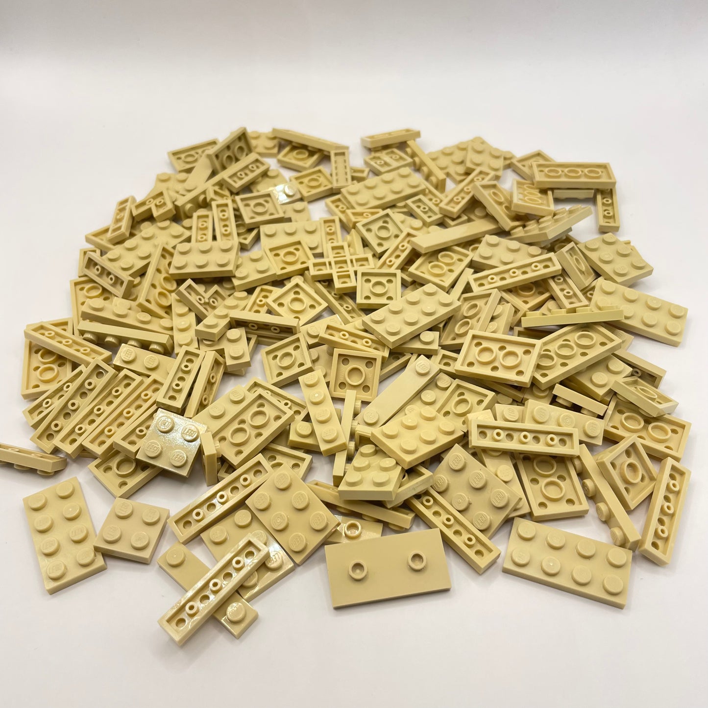 LEGO Small Plates, Tan, Approx. 120g – Brick Cycle