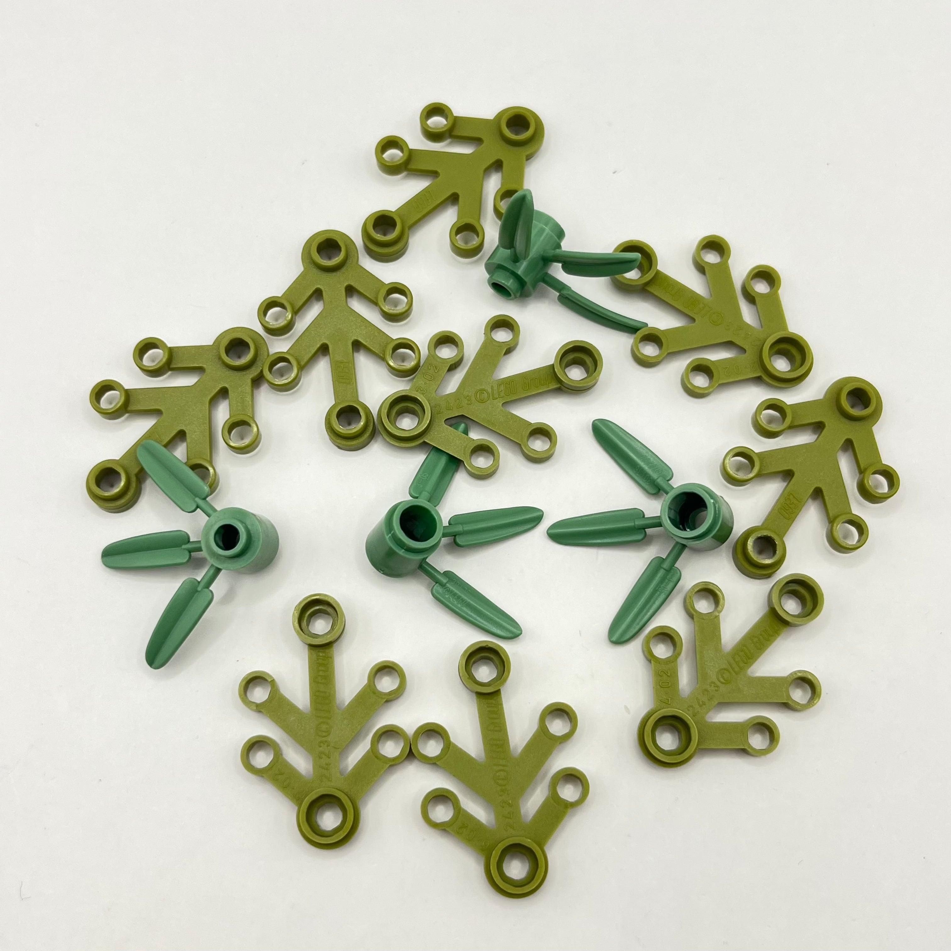 LEGO Plant Leaves, Olive, Sand Green, 12 Pieces – Brick Cycle